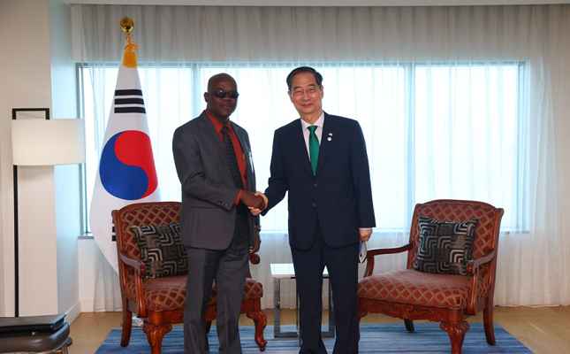 SKNVibes | Saint Kitts and Nevis Delegation Engages with Prime Minister ...