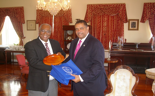 SKNVibes | Premier Parry pays courtesy call on USVI Governor